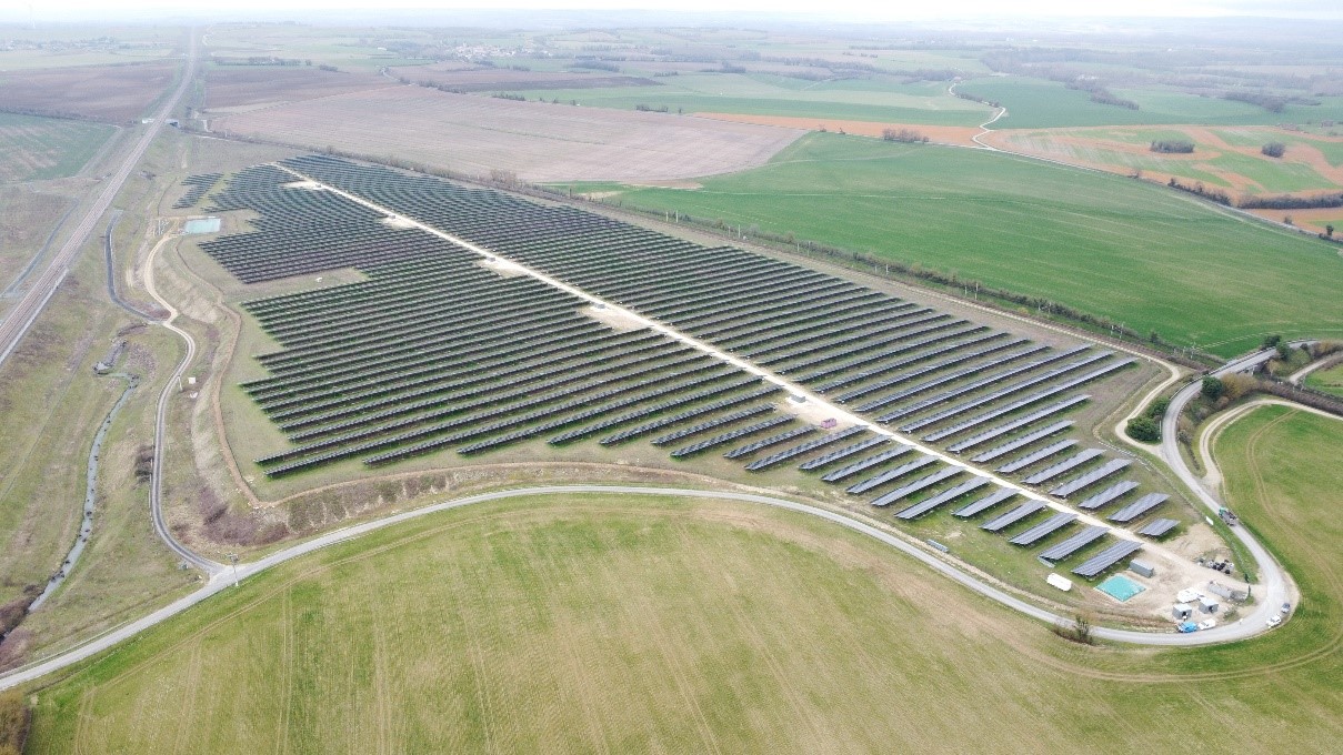 Le Groupe ADP inaugure son troisième parc solaire en France - Urbasolar